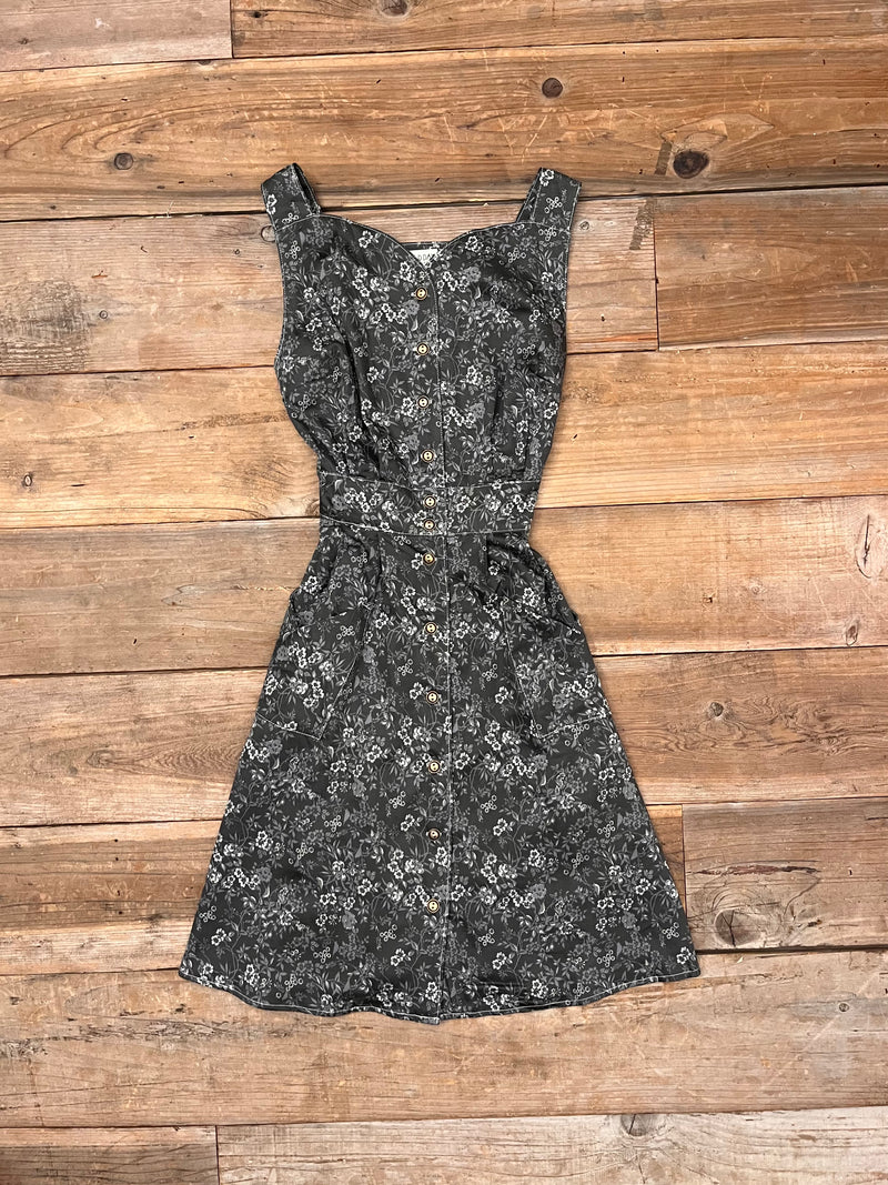 Sheet Dress in One of a Kind in Medium – Field Day